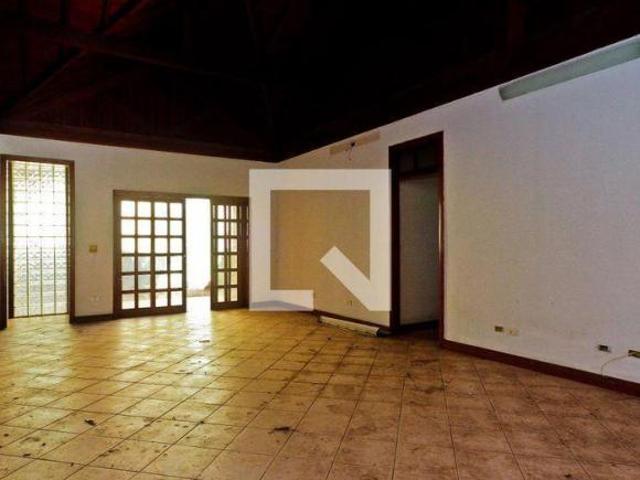 Casa à Venda Jardim Peri, 3 Quartos, 3825 m2