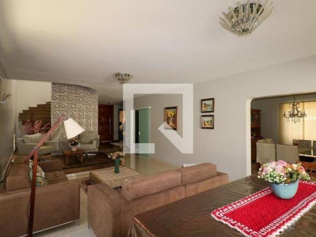 Casa à Venda Jardim São Caetano, 4 Quartos, 295 m2
