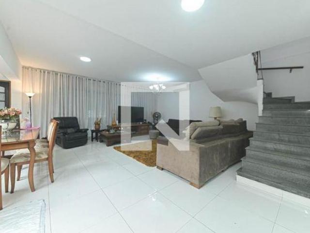 Casa à Venda Jardim Sao Luis, 3 Quartos, 250 m² São Paulo