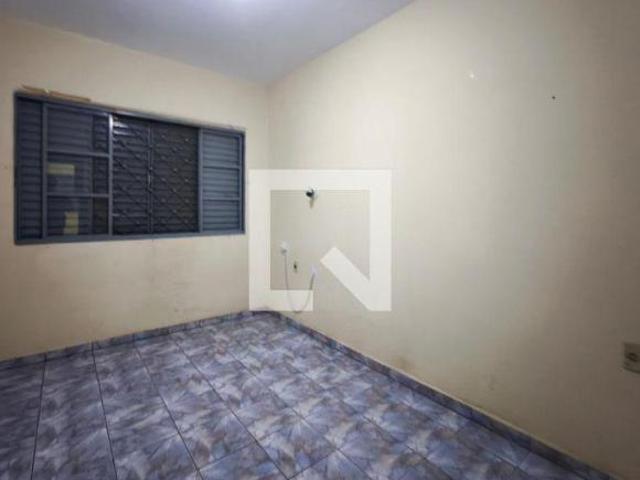 Casa à Venda Jardim Samambaia, 2 Quartos, 300 m2