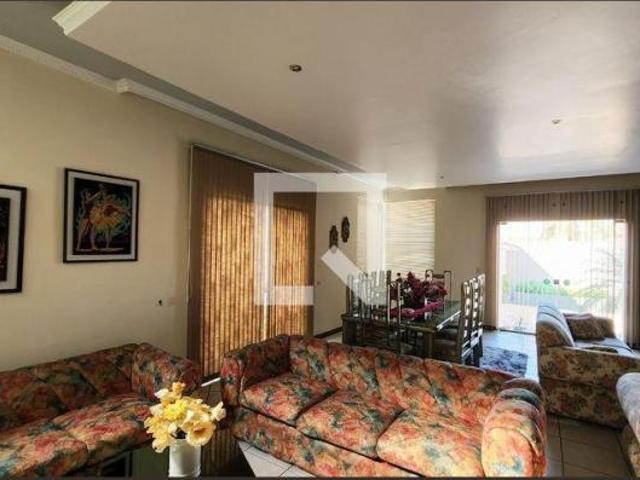 Casa à Venda Jardim Samambaia, 3 Quartos, 420 m² Jundiaí