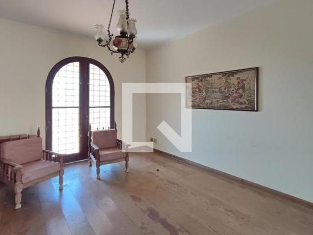Casa à Venda Jardim Santa Marcelina, 6 Quartos, 600 m2