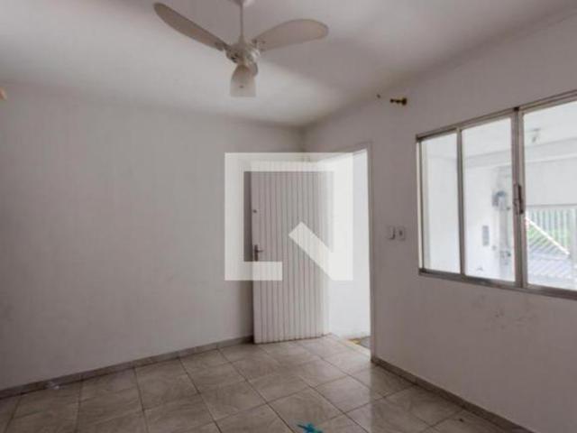 Casa à Venda Jardim Santo Alberto, 2 Quartos, 600 m2