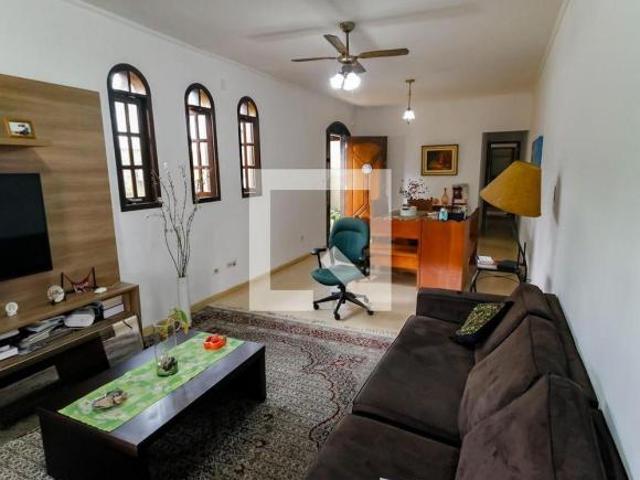 Casa à Venda Jardim Umuarama, 3 Quartos, 200 m2