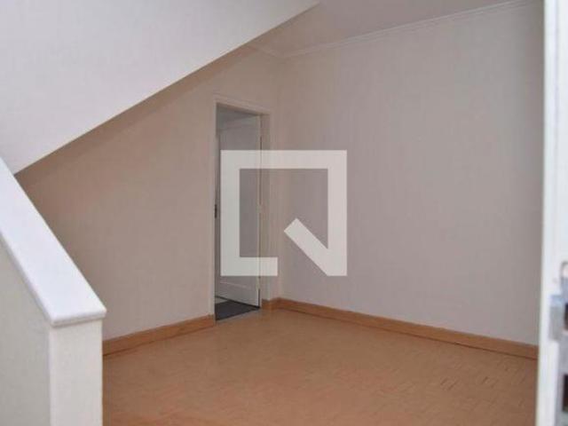 Casa à Venda Jardim, 2 Quartos, 90 m2