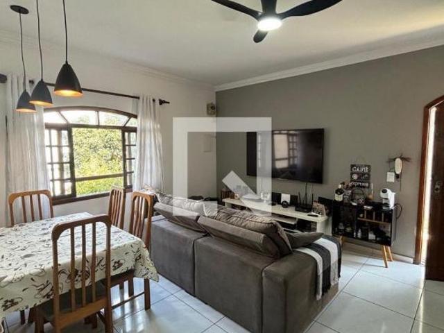 Casa à Venda Jardim, 2 Quartos, 119 m2