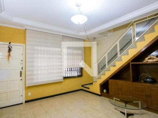 Casa à Venda Jardim, 2 Quartos, 240 m2