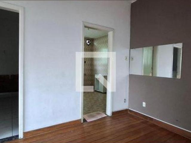 Casa à Venda Jardim, 2 Quartos, 375 m2