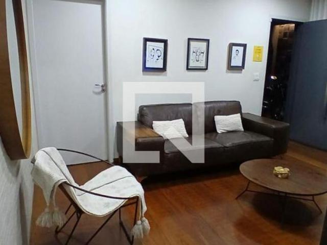 Casa à Venda Jardim, 3 Quartos, 130 m2