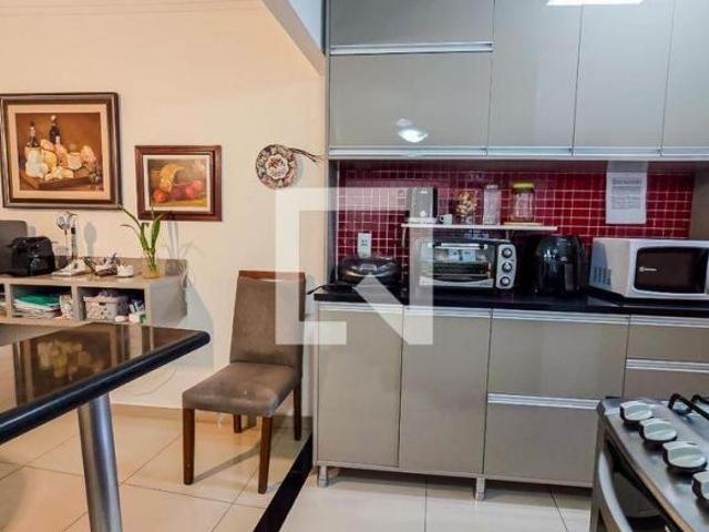Casa à Venda Jardim, 3 Quartos, 142 m2