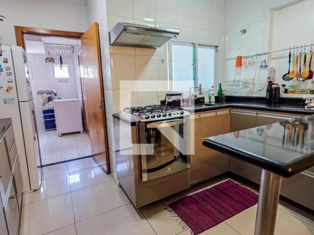 Casa à Venda Jardim, 3 Quartos, 142 m2