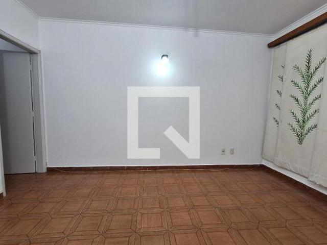 Casa à Venda Jardim, 3 Quartos, 143 m2