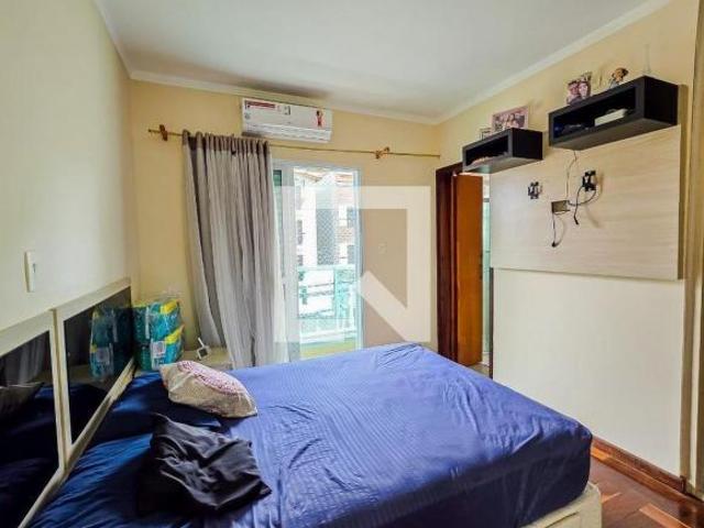 Casa à Venda Jardim, 3 Quartos, 190 m2