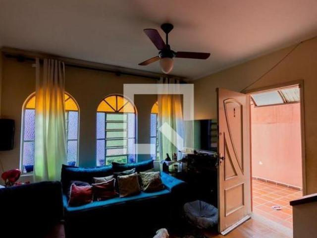 Casa à Venda Jardim, 3 Quartos, 200 m2