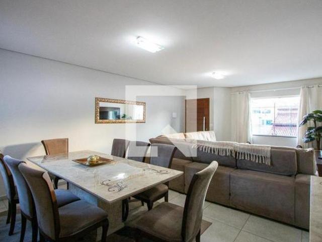 Casa à Venda Jardim, 3 Quartos, 212 m2