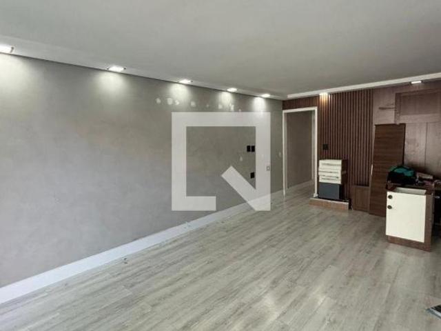 Casa à Venda Jardim, 3 Quartos, 229 m2