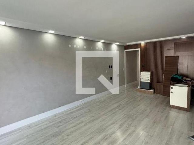 Casa à Venda Jardim, 3 Quartos, 229 m2