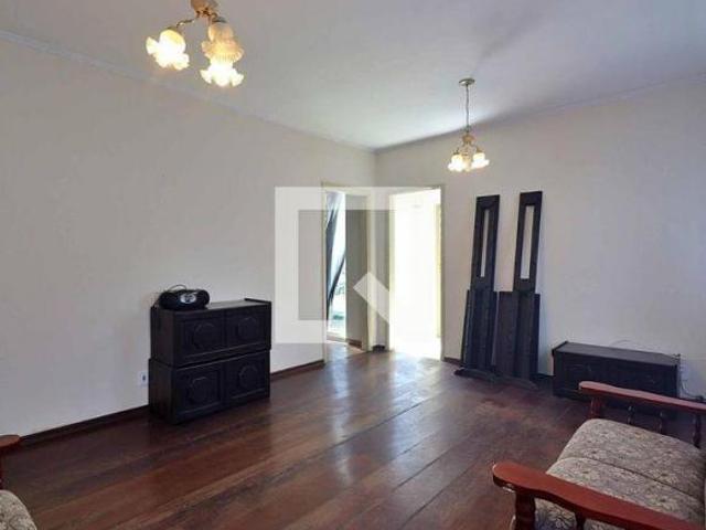 Casa à Venda Jardim, 3 Quartos, 266 m2