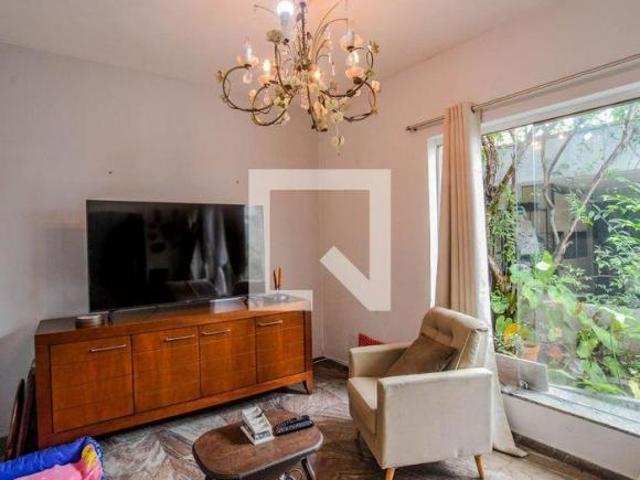 Casa à Venda Jardim, 3 Quartos, 308 m2