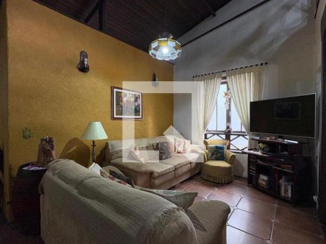 Casa à Venda Jardim, 4 Quartos, 400 m2