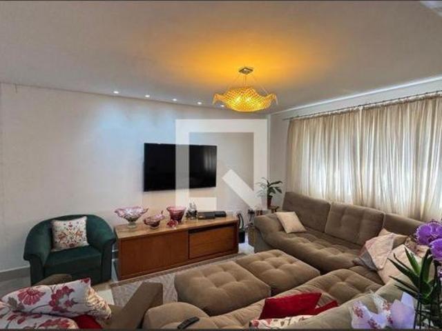 Casa à Venda Jardim, 4 Quartos, 160 m2
