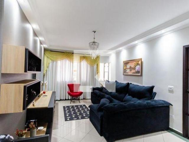 Casa à Venda Jardim, 4 Quartos, 185 m2