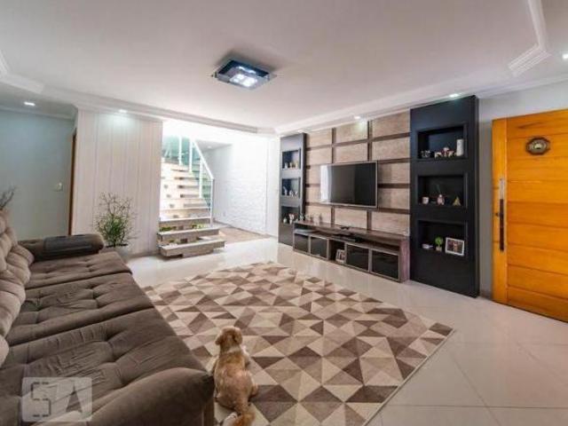 Casa à Venda Jardim, 4 Quartos, 190 m2