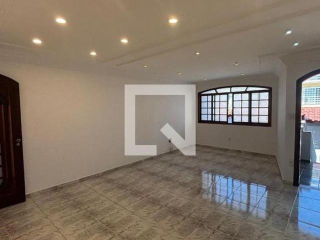 Casa à Venda Jardim, 4 Quartos, 232 m2