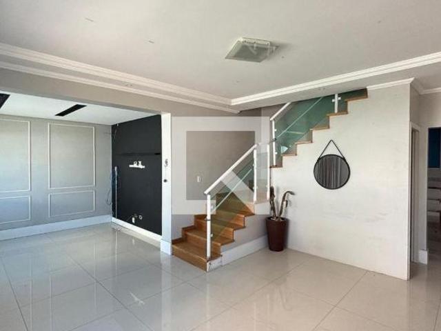 Casa à Venda Jardim, 4 Quartos, 300 m2