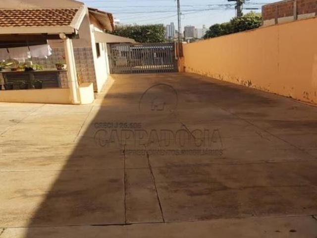 CASA A VENDA JD EUROPA CASA 01 COM 02 DORM, 01 APTO, COZINHA, WC SOCIAL, DESPENSA CASA 02 COM 01 DOR