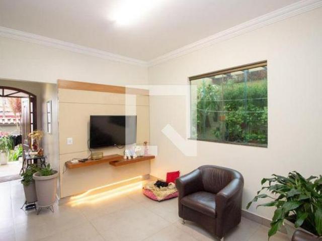Casa à Venda Oitis, 3 Quartos, 248 m² Contagem