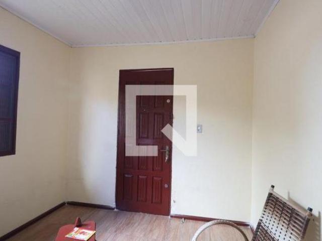 Casa à Venda Olaria, 2 Quartos, 70 m² Canoas