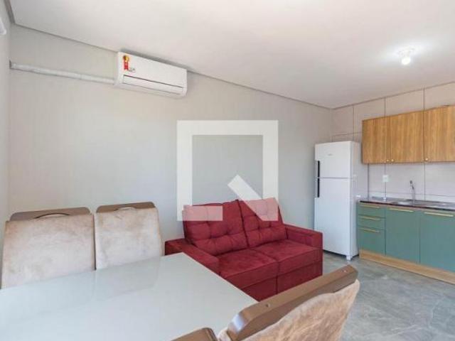 Casa à Venda Olaria, 2 Quartos, 80 m² Canoas