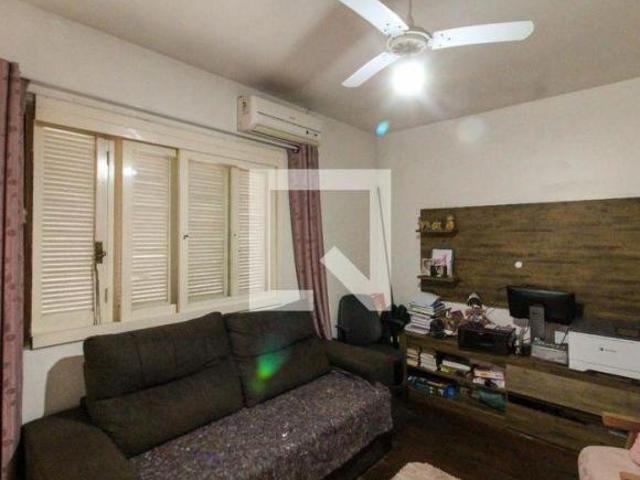 Casa à Venda Olaria, 3 Quartos, 200 m² Canoas