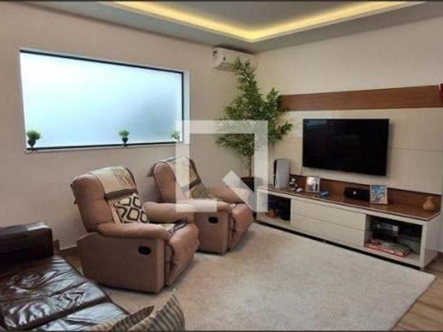 Casa à Venda Olímpico, 3 Quartos, 180 m2