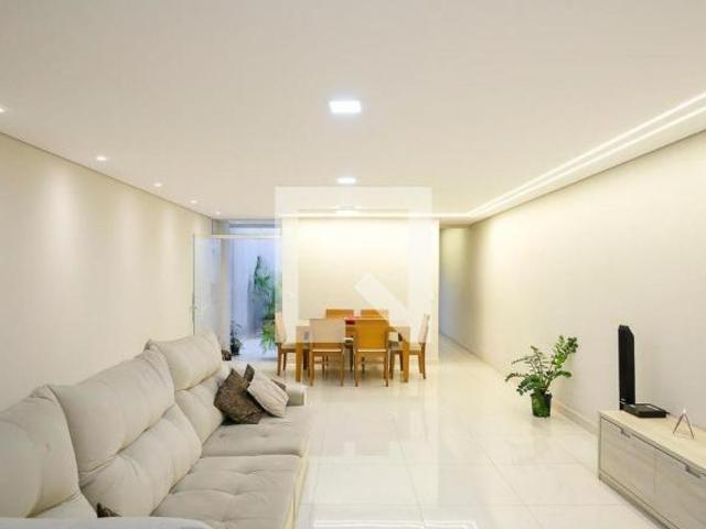 Casa à Venda Olímpico, 3 Quartos, 220 m2