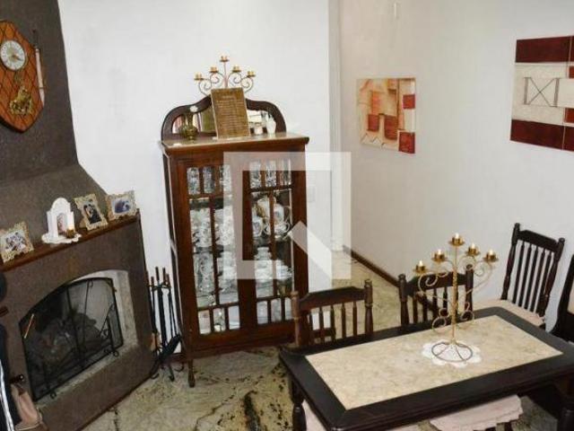 Casa à Venda Olímpico, 3 Quartos, 230 m2