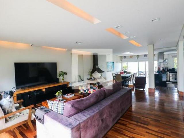 Casa à Venda Olímpico, 3 Quartos, 380 m2