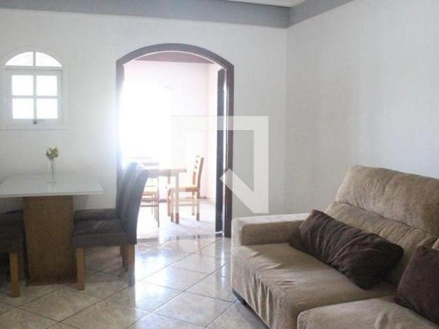 Casa à Venda Olímpico, 4 Quartos, 200 m2