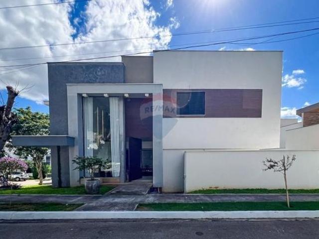 Casa à venda Oportunidade no Villagio Di Capri com 4 suítes!