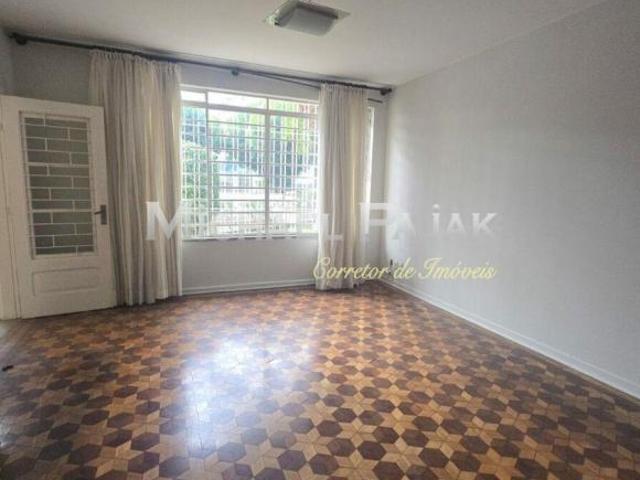 Casa à venda. Ótima oportunidade! Casa espaçosa em bairro arborizado. Michael Pajak 11 99996 4550