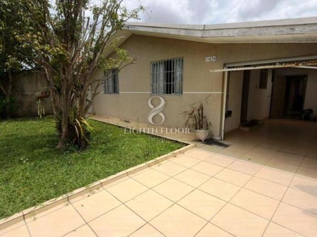 CASA À VENDA – ÓTIMA LOCALIZAÇÃO