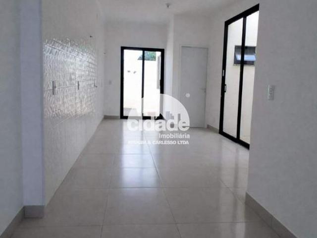 CASA À VENDA – ÓTIMA LOCALIZAÇÃO!