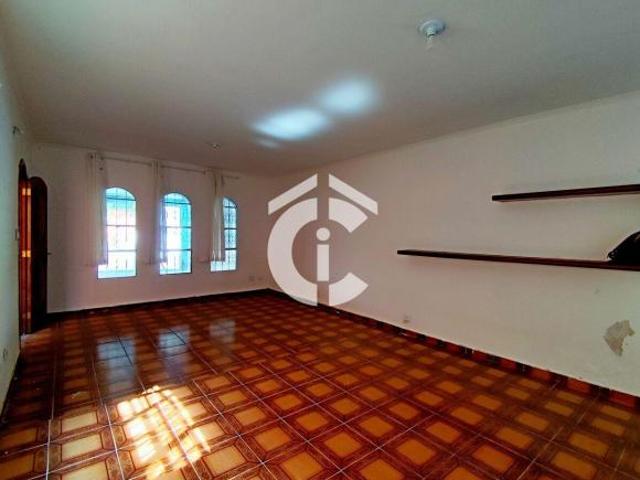 Casa à venda ou alugar com 4 quartos, 2 suítes, 262 m² Vila Prudente