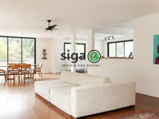 Casa à venda ou locação na Vila Madalena reformada com 5 dorms sendo 2 suites, Mobiliada e piscina