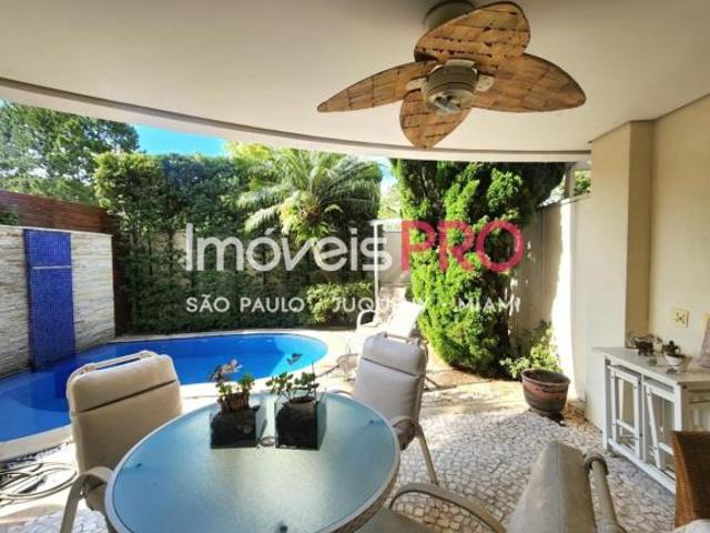 Casa a venda ou locação a 10min do Clube Paineiras com 383m2, 4 suites, piscina e churrasqueira