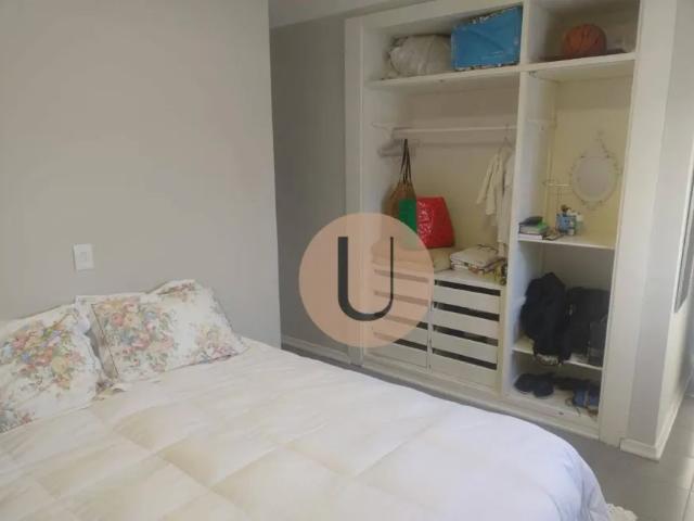 Casa à Venda ou Locação Anual no Jardim Acapulco Guarujá | 5 Quartos | Cond. Com Clube Completo