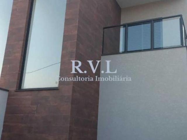 Casa à venda ou locação em Atibaia SP, Vila Petrópolis. 3 suítes, 2 salas, 5 banheiros, 2 vagas de g