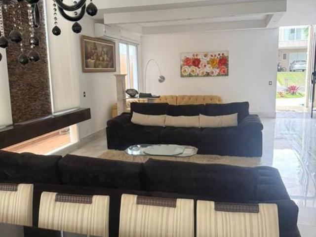 CASA A VENDA OU LOCAÇÃO EM ALPHAVILLE RESIDENCIAL TAMBORÉ 11