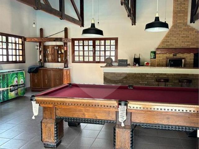 Casa à venda ou para alugar com 4 quartos, sendo 3 suítes, em Jardim Estância Brasil, Atibaia